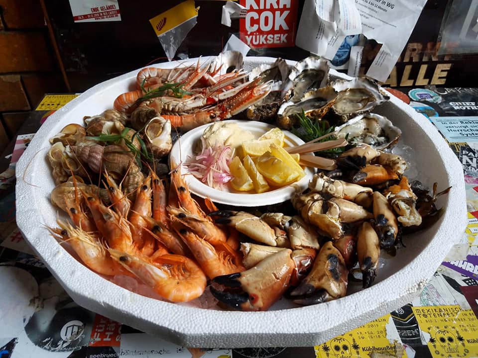 Fischläden in Berlin: Aus dem Meer auf den Teller